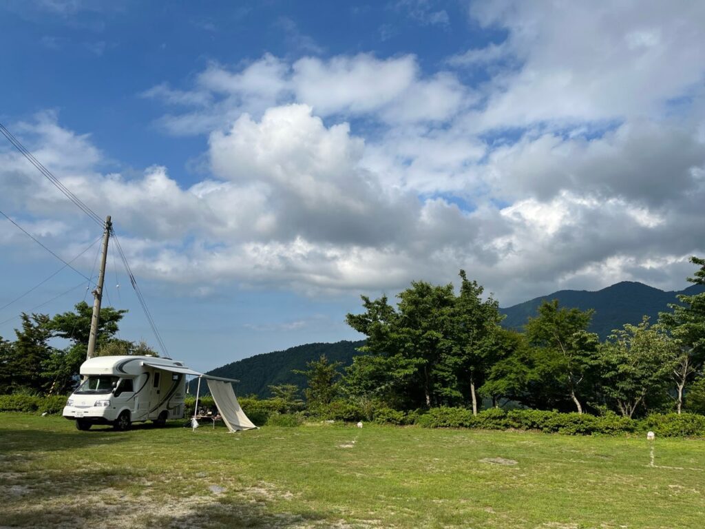 【圧巻の星空キャンプ】岳人の森オートキャンプ場を紹介！星空撮影に最適な徳島のキャンプ場│YOGON-Photograph